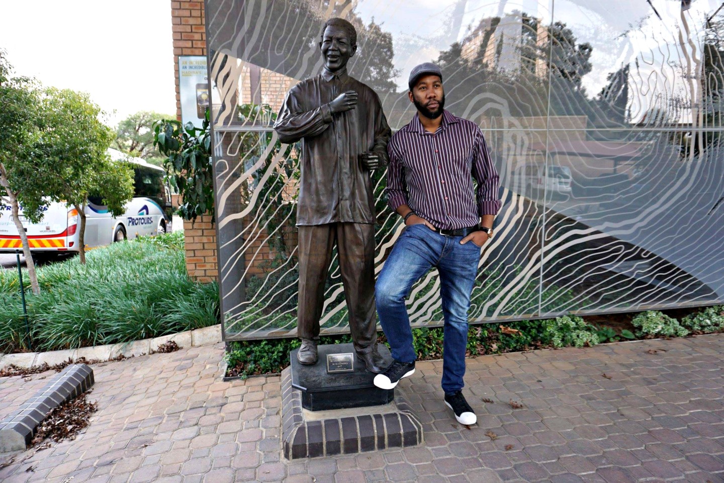 Ndaba Mandela, 35, bildet 100 neue Nelson Mandelas aus