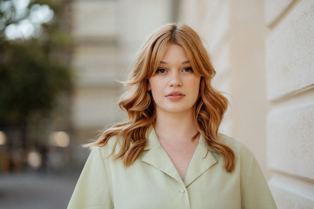 Von der Schulbank vor die Kamera - Lilly Charlotte Dreesen im Interview ...