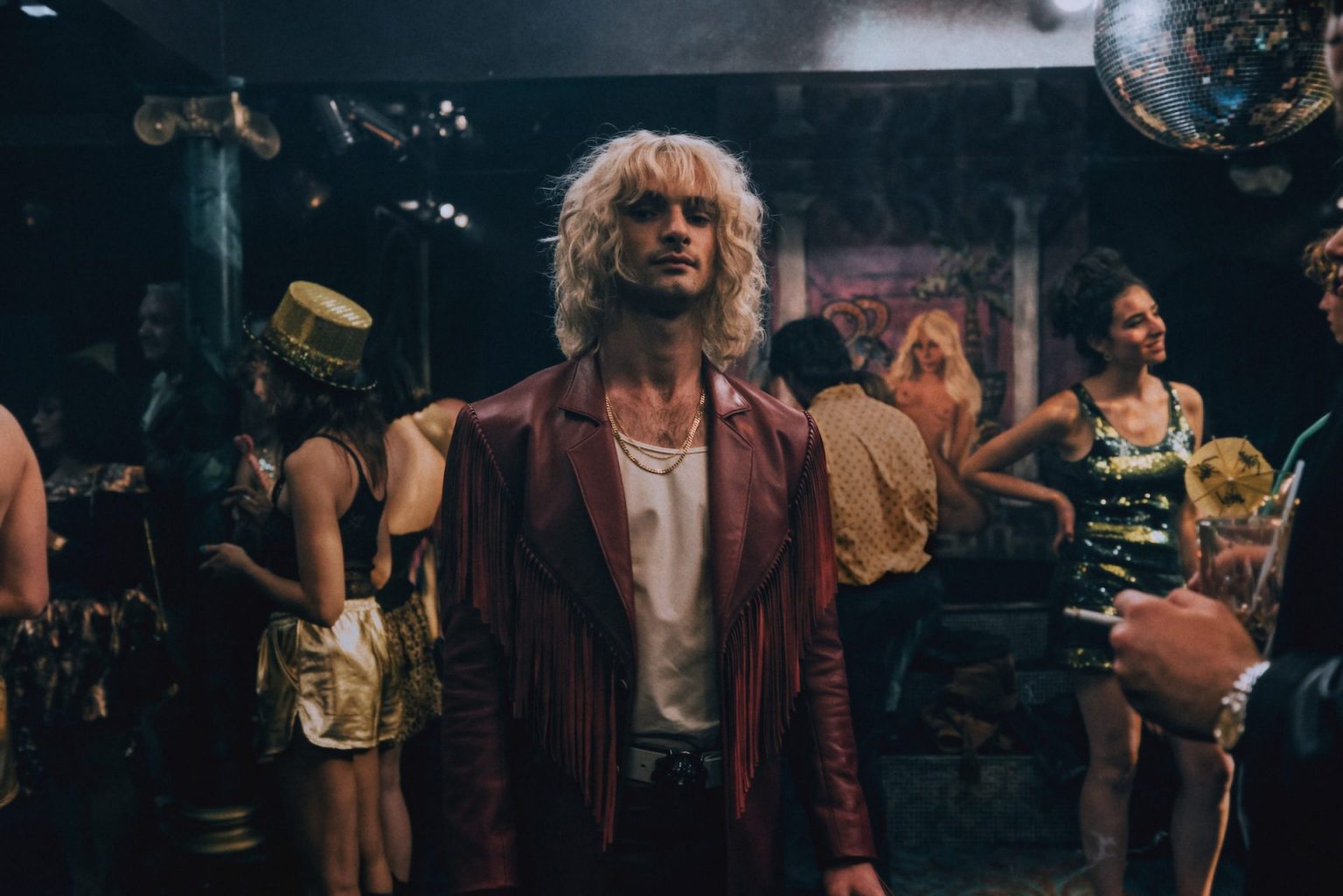 Das Spiel mit den Extremen: Aaron Hilmer über „Luden - Könige der ...